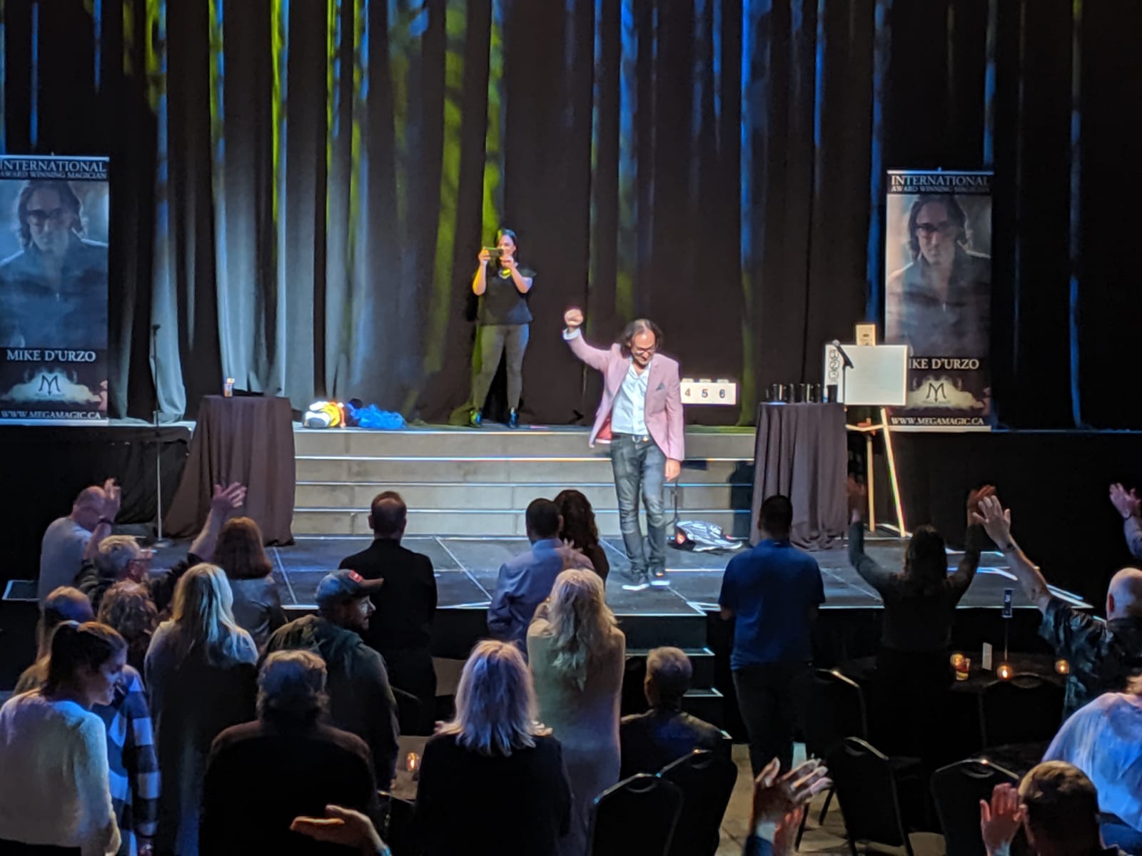 Magician Mike Durzo - Mega Magic Shows in Toronto Canada